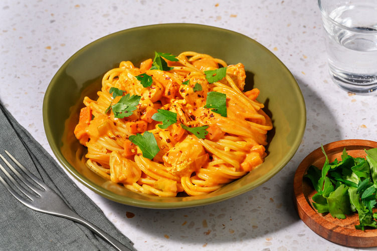 Chicken, Bacon & Tomato Speedy Spaghetti Recipe | HelloFresh