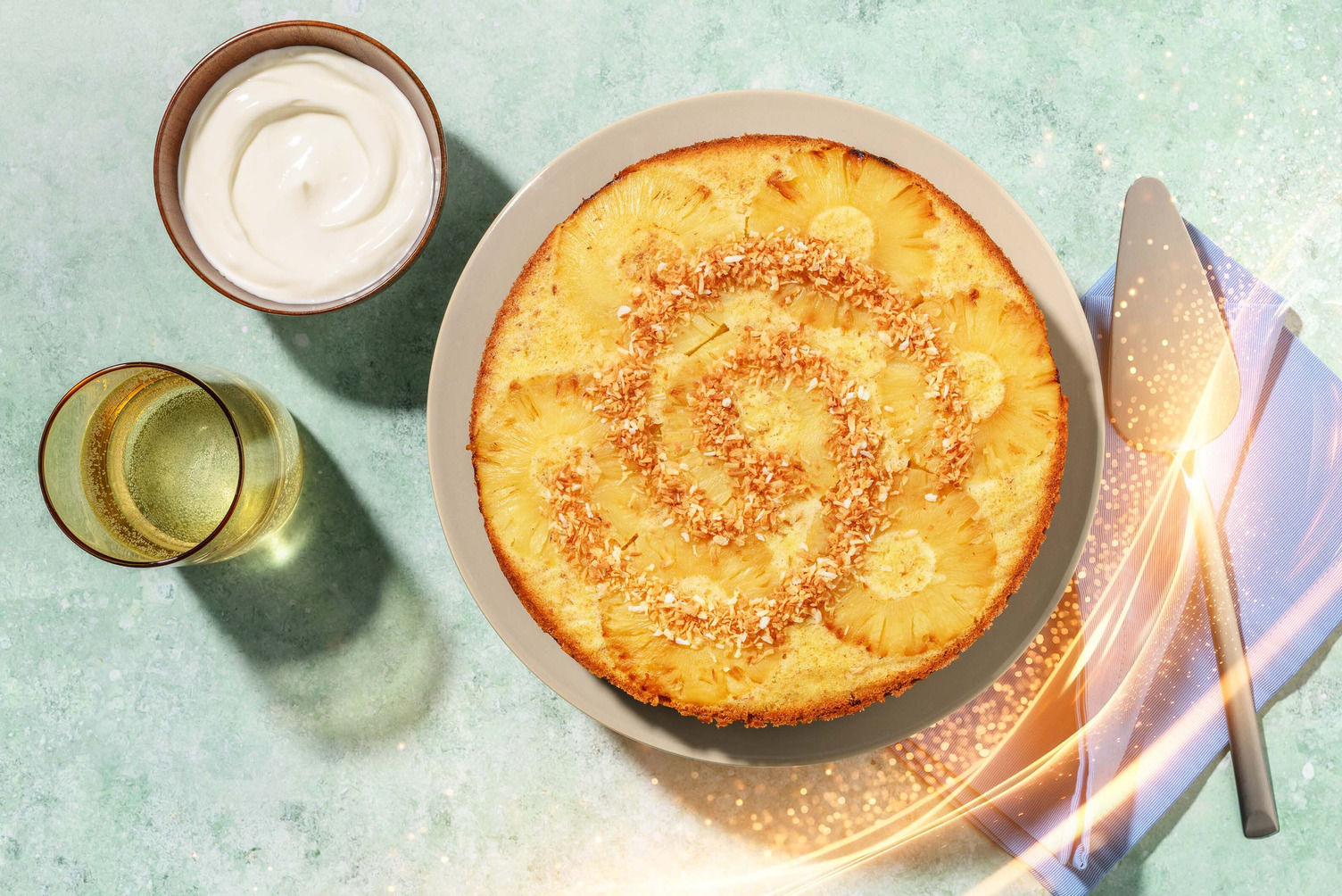 Kokoskaka med ananas och yoghurt Recept | HelloFresh
