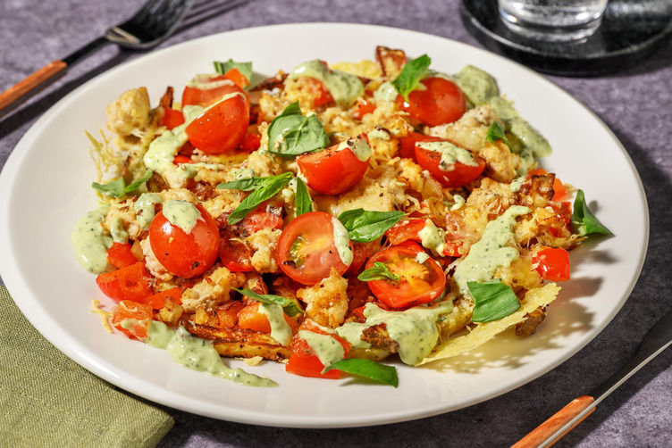 Frites garnies caprese au poulet haché Recette | HelloFresh