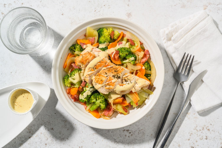 Poulet Label Rouge sauce crème-moutarde & lardons Recette | HelloFresh