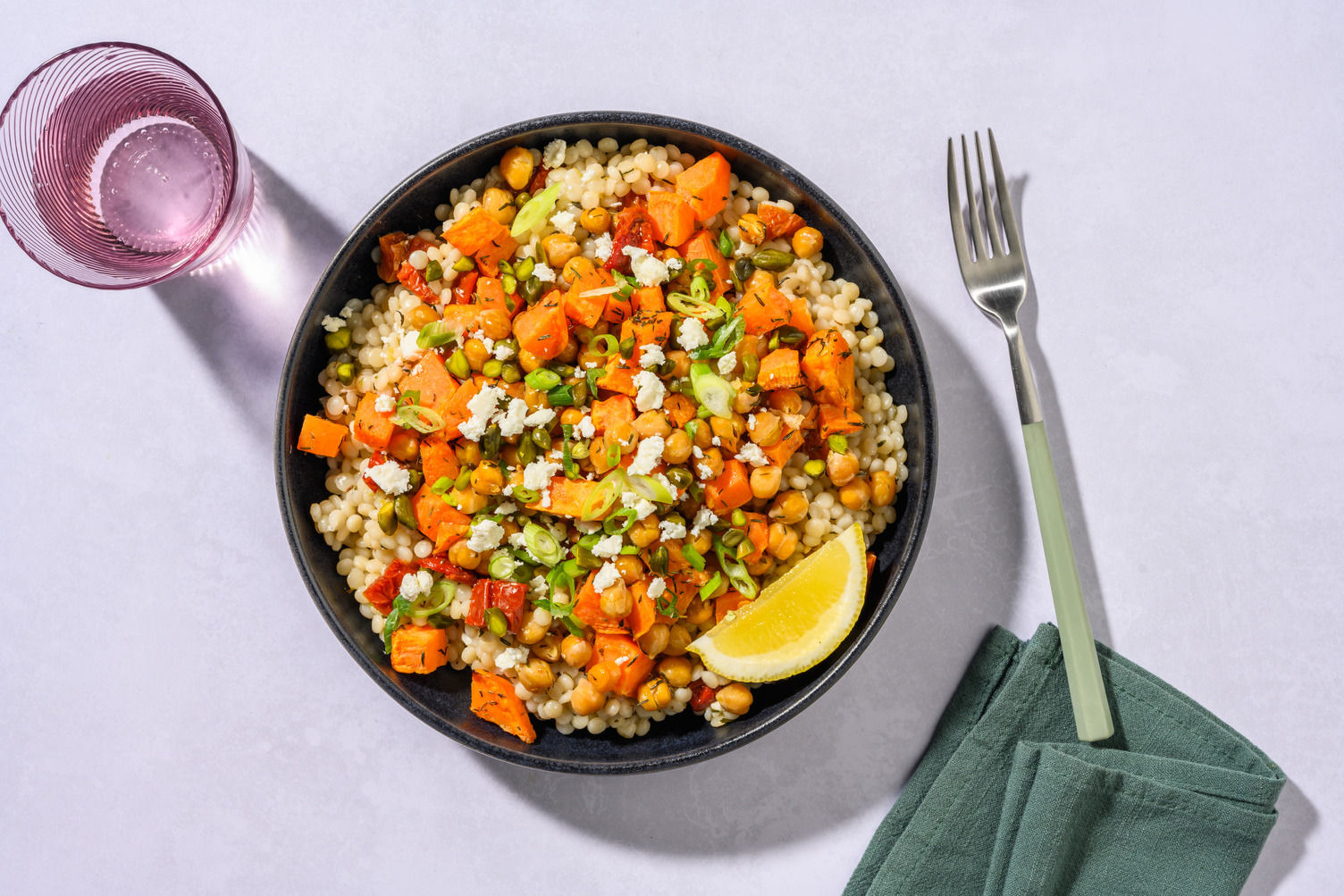 Couscous perlé, pois chiches rôtis & thym Recette | HelloFresh