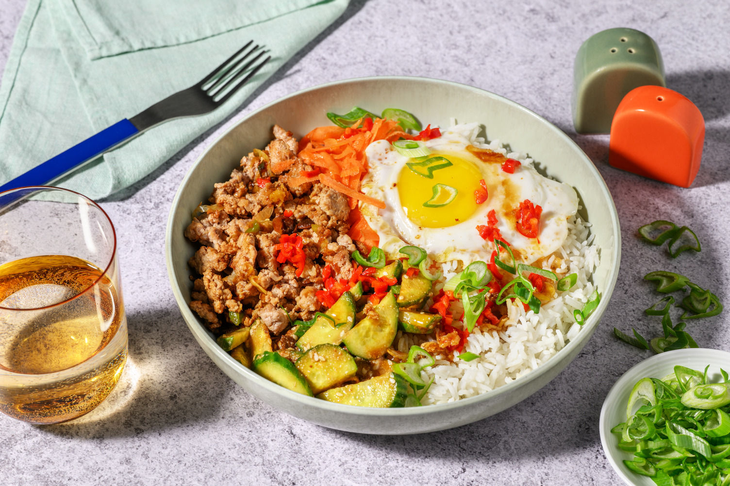 Bibimbap : porc haché, miso & sésame Recette | HelloFresh