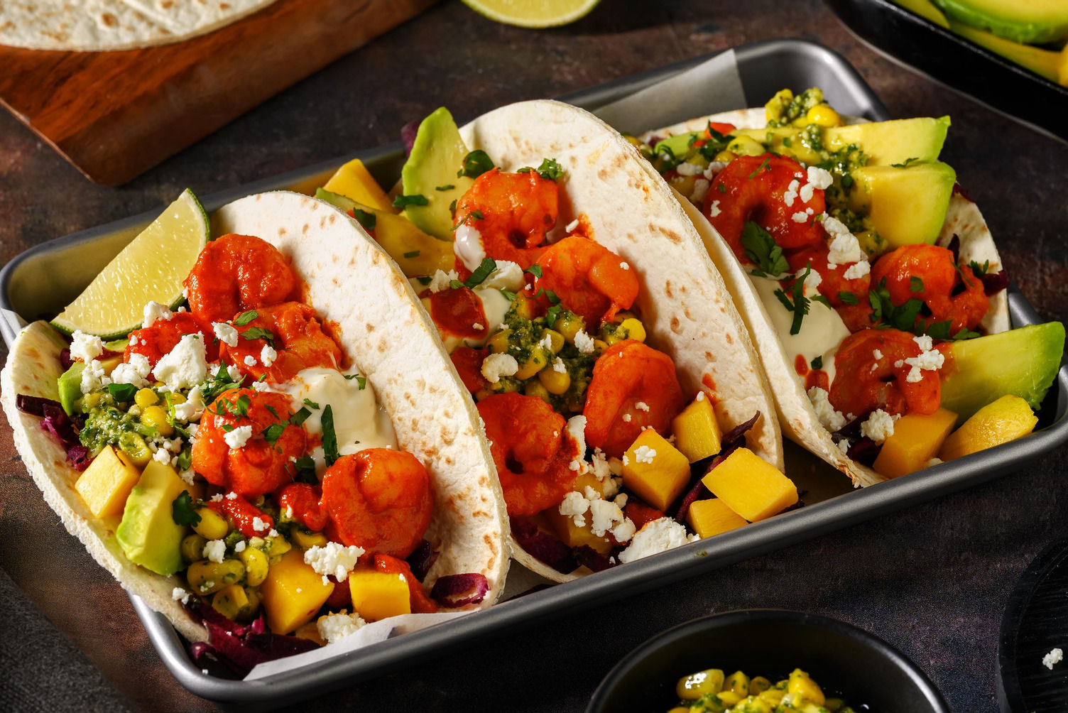 Taco's met chipotle-garnalen, avocado en mango Recept | HelloFresh