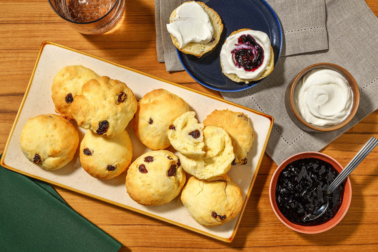 Scones de Paddington à la crème Recette | HelloFresh