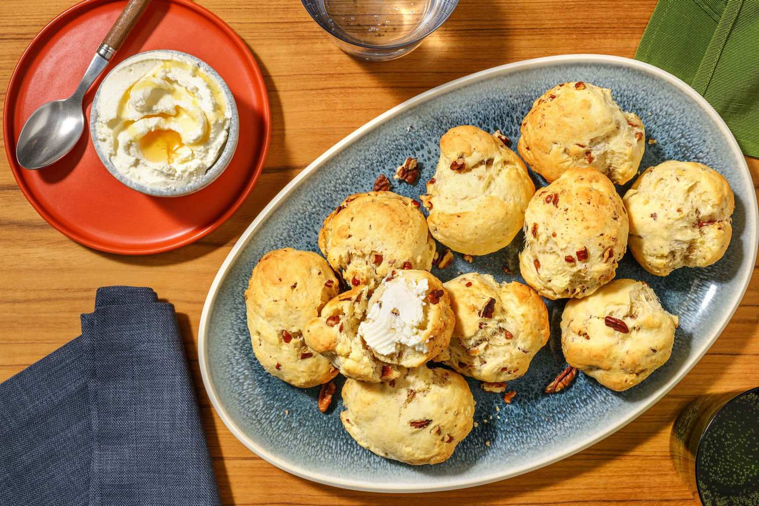 Paddington's zelfgemaakte scones met pecannoten Recept | HelloFresh