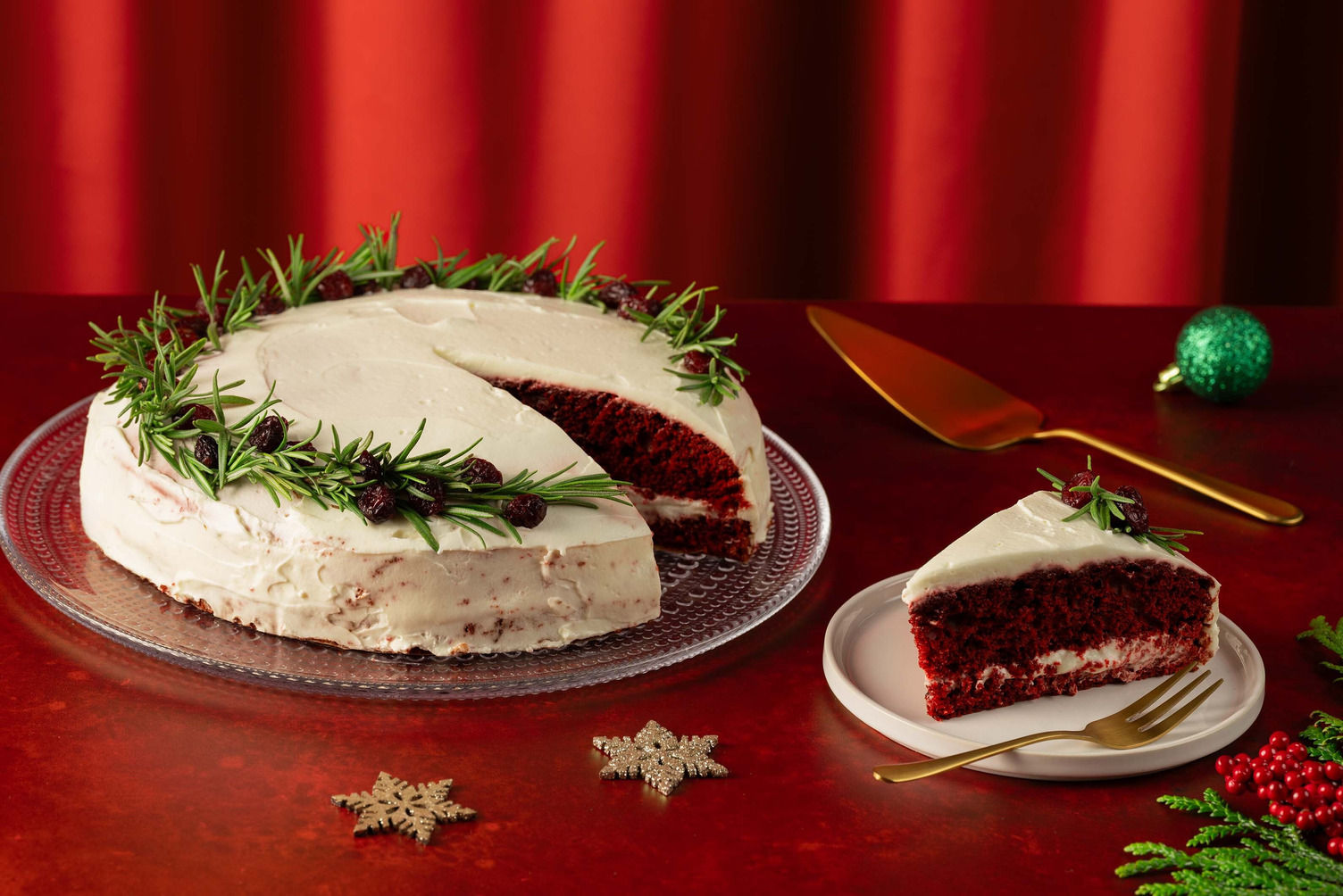 Feestelijke red velvet cake Recept | HelloFresh
