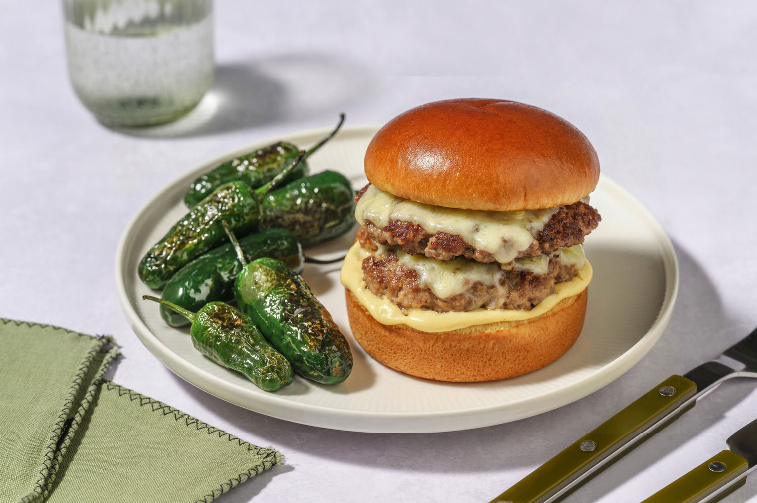 Smash burger de ternera con queso | HelloFresh