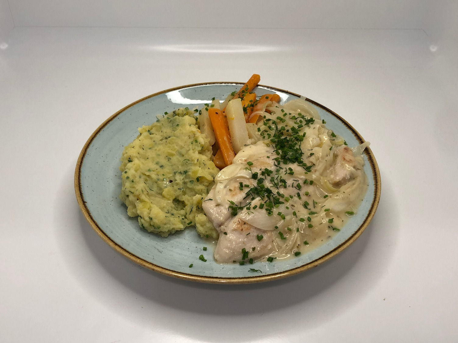 Pangasius in Ravigote Sauce Rezept | HelloFresh