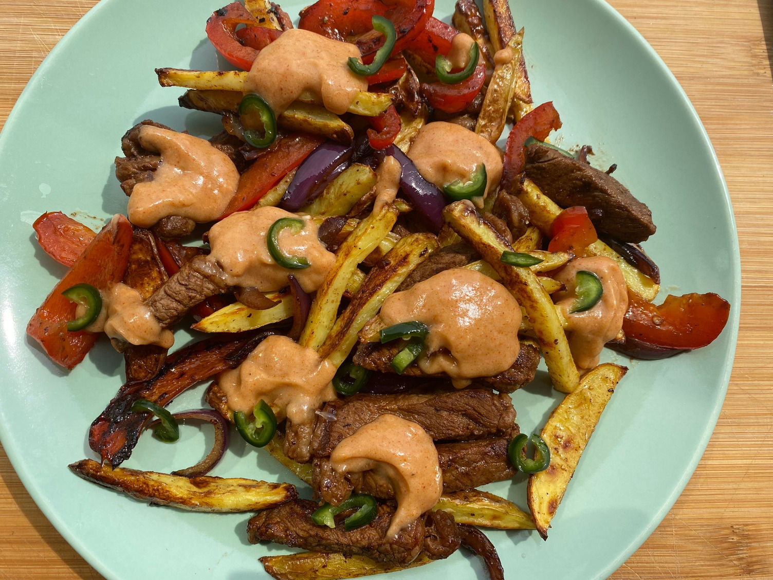 Peruvian 'lomo saltado' steak stir-fry Recept | HelloFresh
