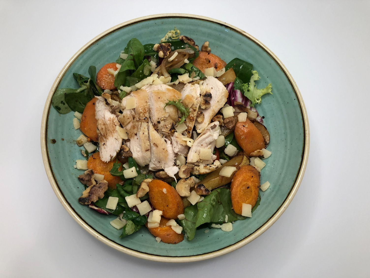 Caramelized Pear & Onion Salad! mit Hähnchen, Rezept | HelloFresh