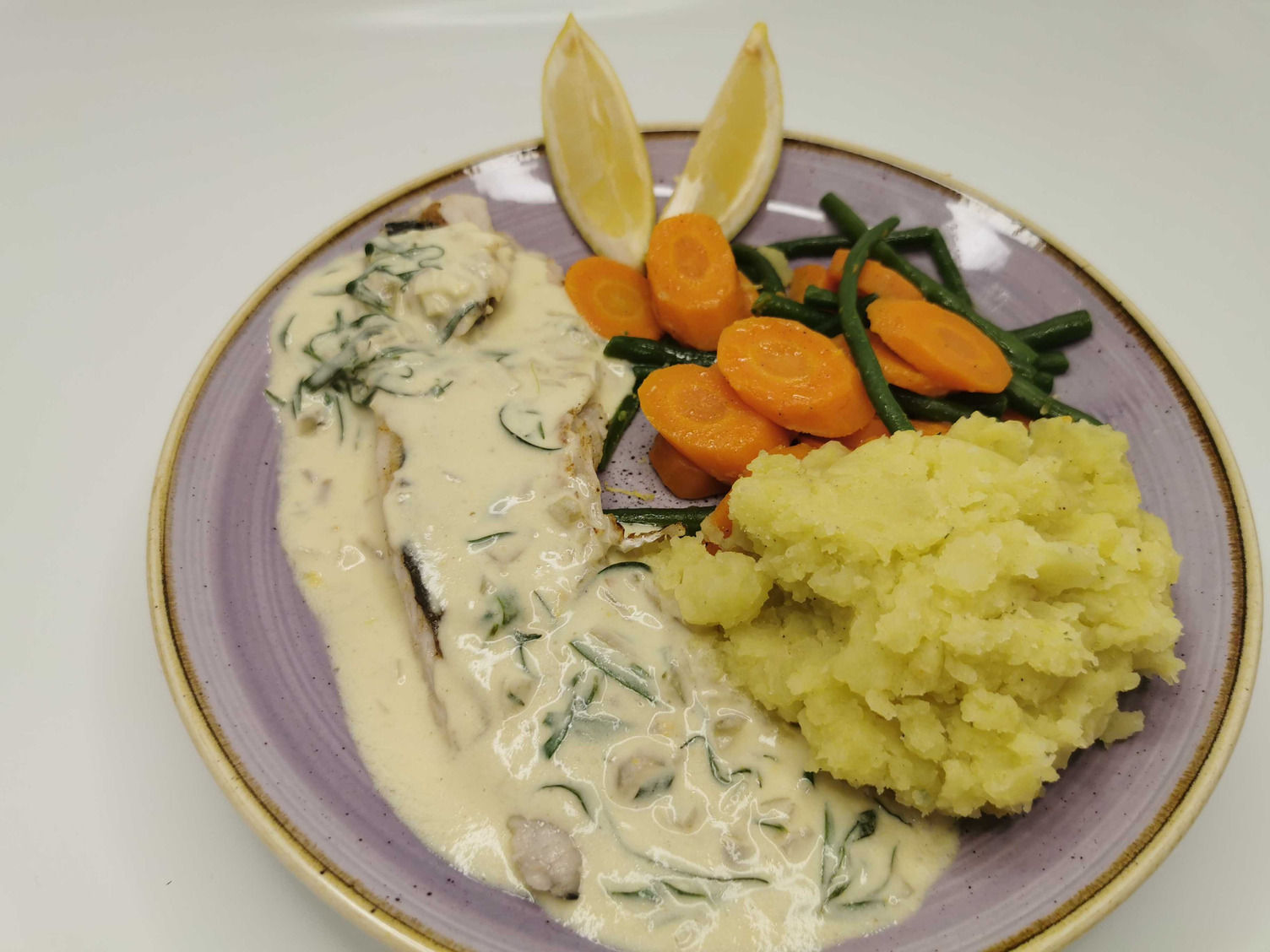 Seehecht in Estragon-Senf-Soße Rezept | HelloFresh