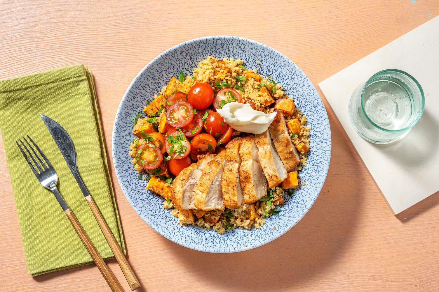 Boulgour et poulet double rôti aux épices shawarma Recette | HelloFresh