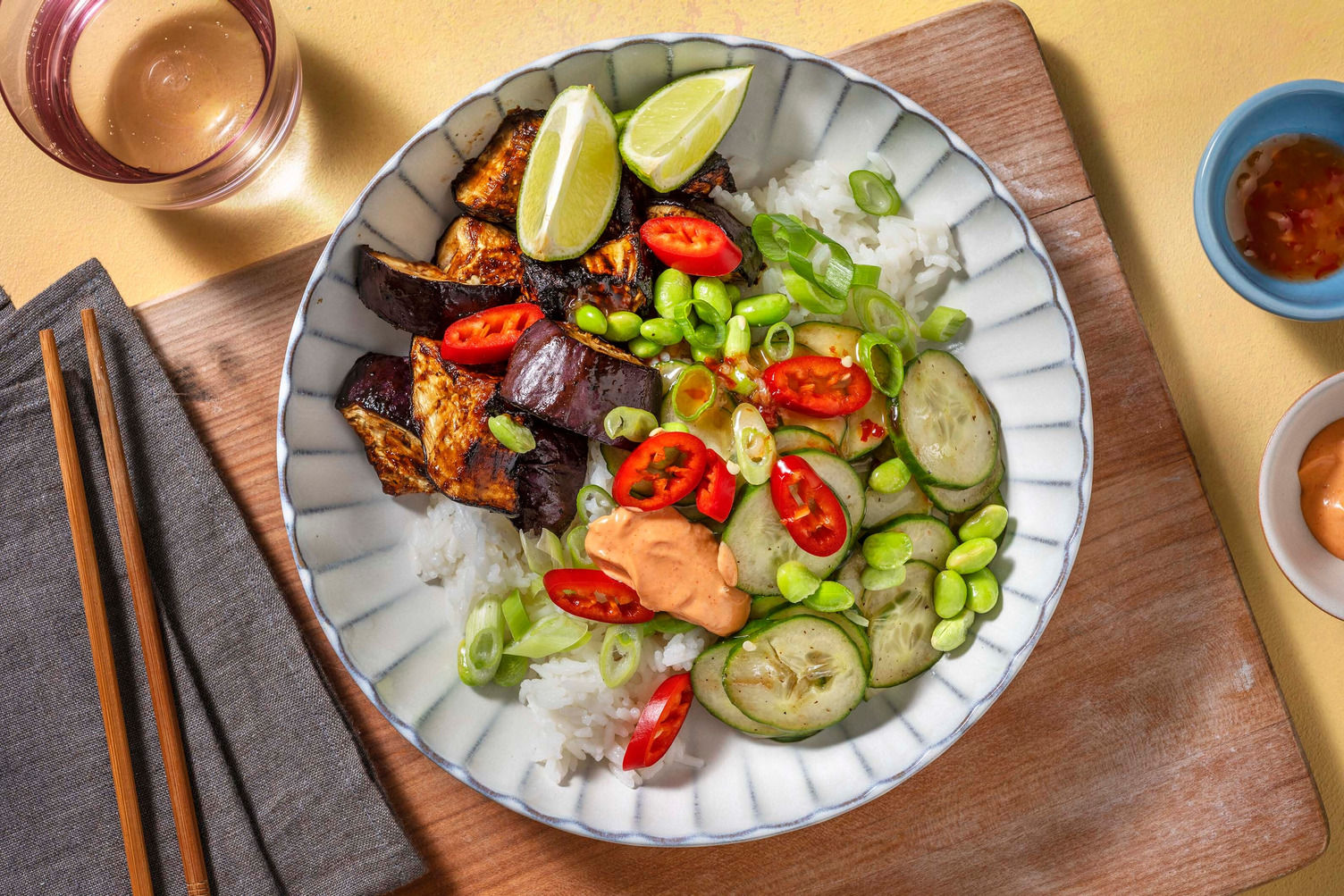 Bunte Bowl mit Edamame & glasierter Aubergine Rezept | HelloFresh