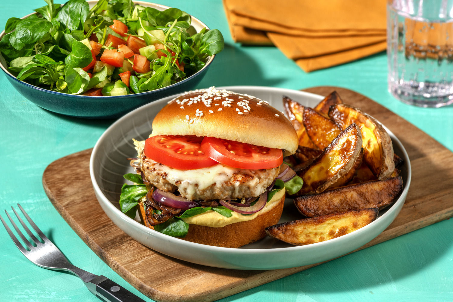 Cheeseburger de poulet et oignon rouge caramélisé Recette | HelloFresh