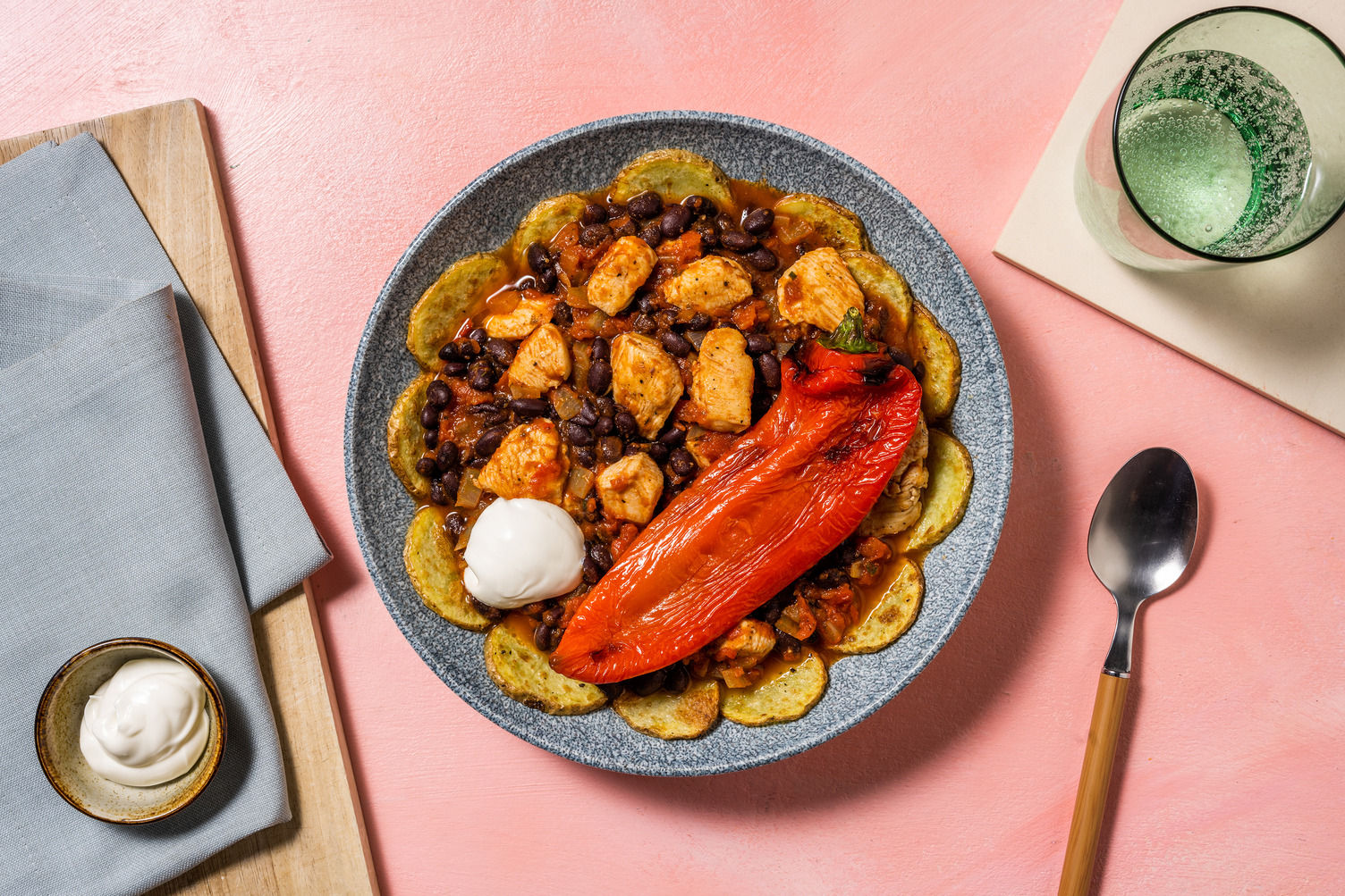 Chili con Pollo mit gerösteter Spitzpeperoni Rezept | HelloFresh