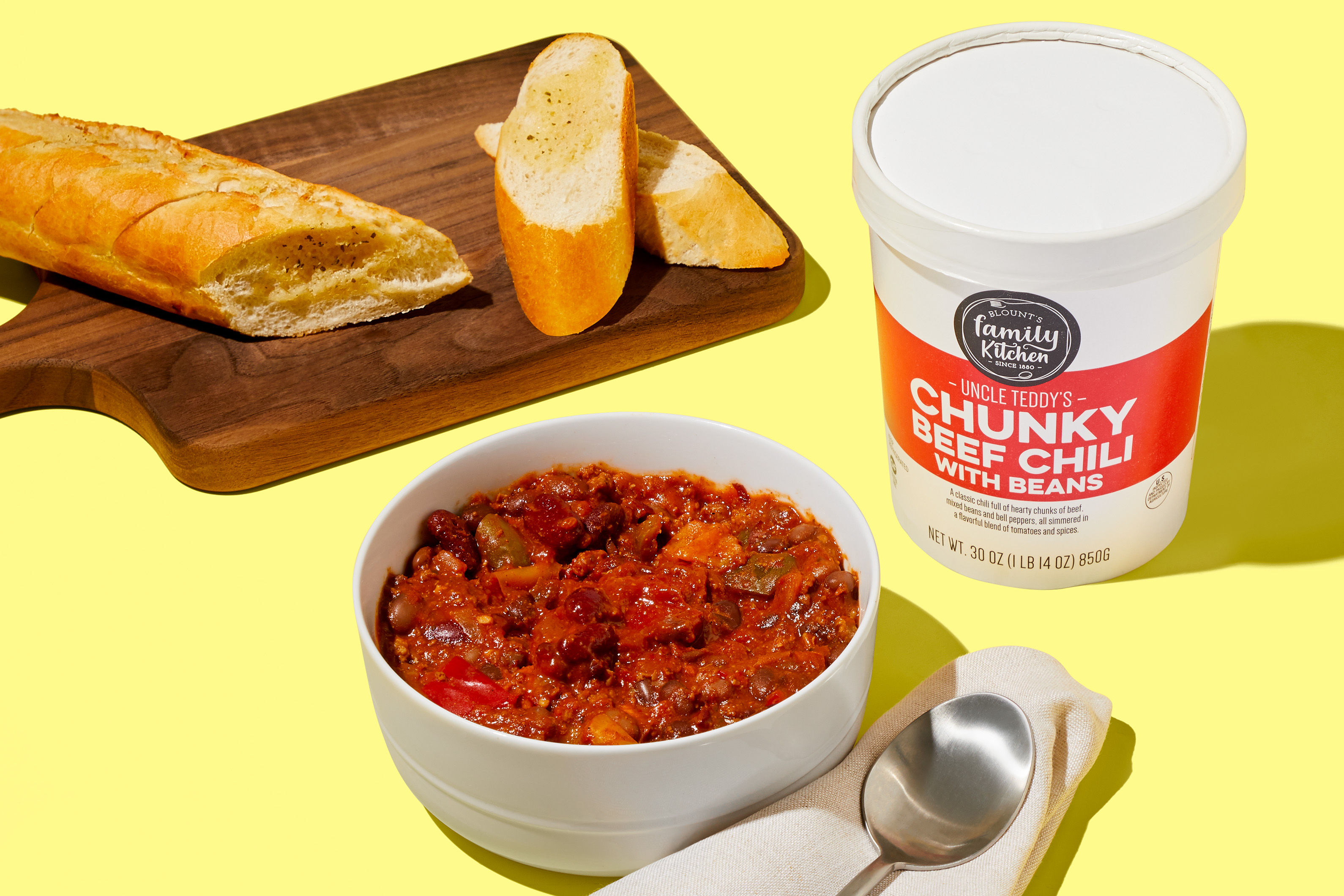 Chunky Beef Chili & Garlic Bread Recipe | HelloFresh