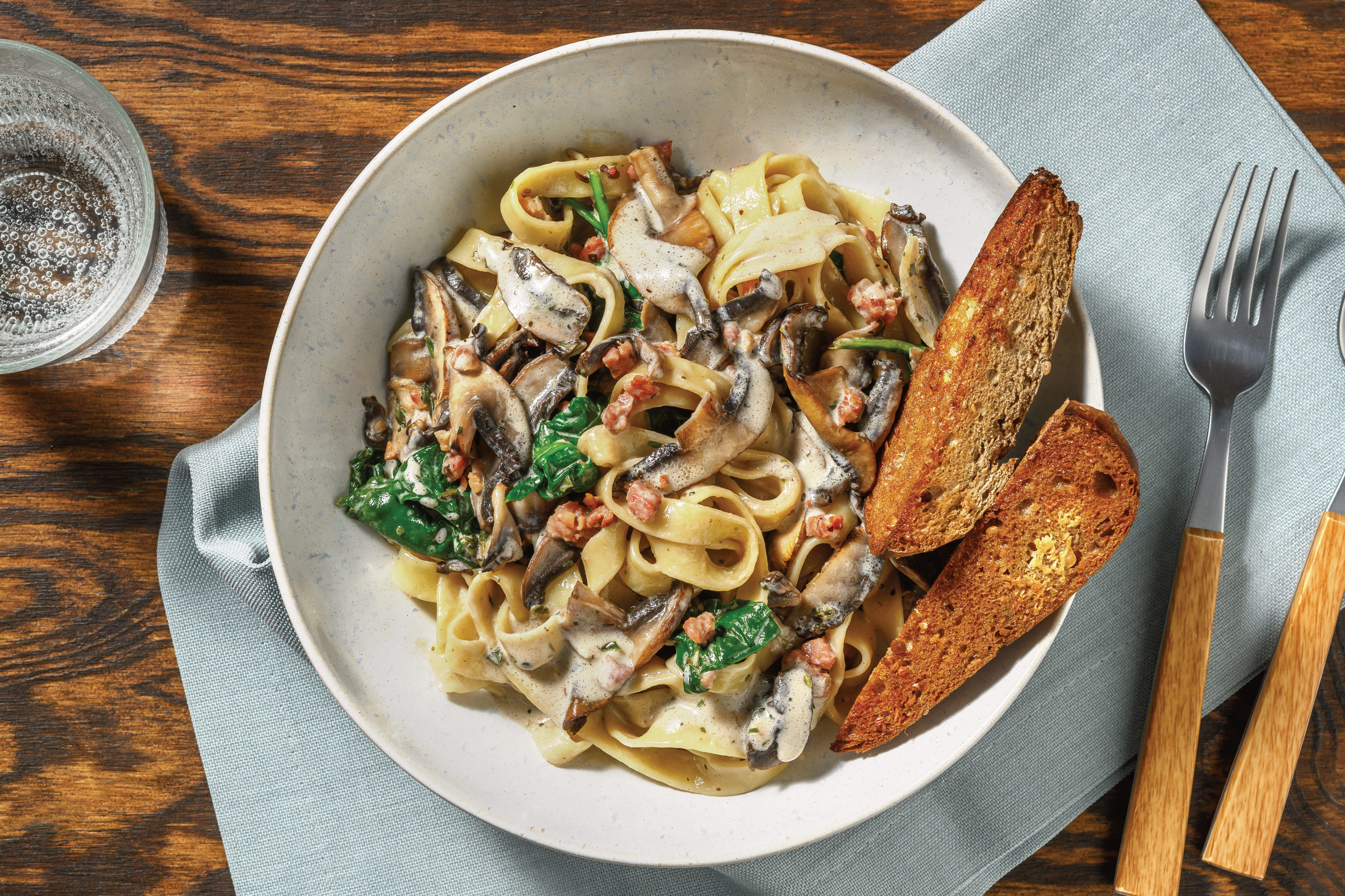 Quick Creamy Mushroom & Bacon Boscaiola Recipe | HelloFresh