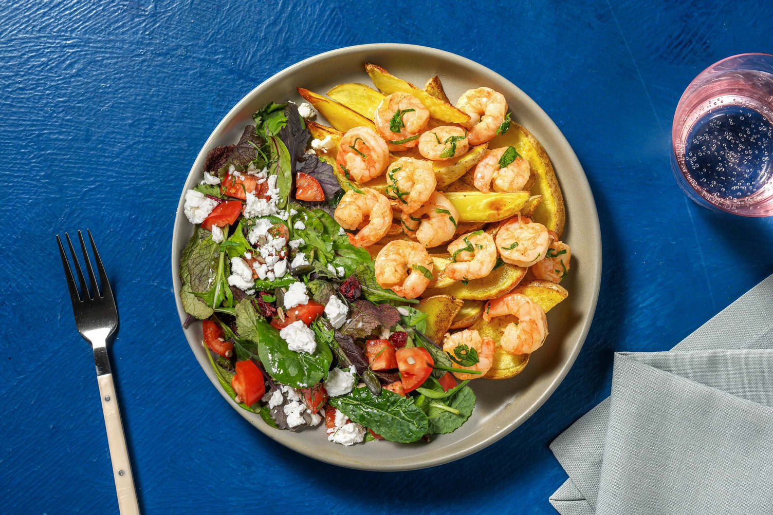 Crevettes assaisonnées et pommes de terre rôties Recette | HelloFresh