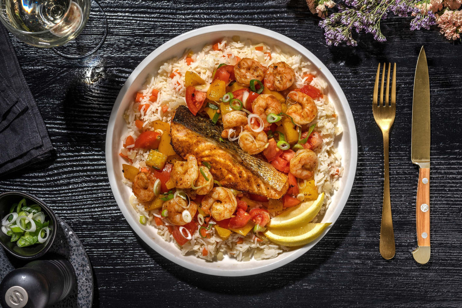 Plat réconfortant de saumon et de crevettes Recette | HelloFresh