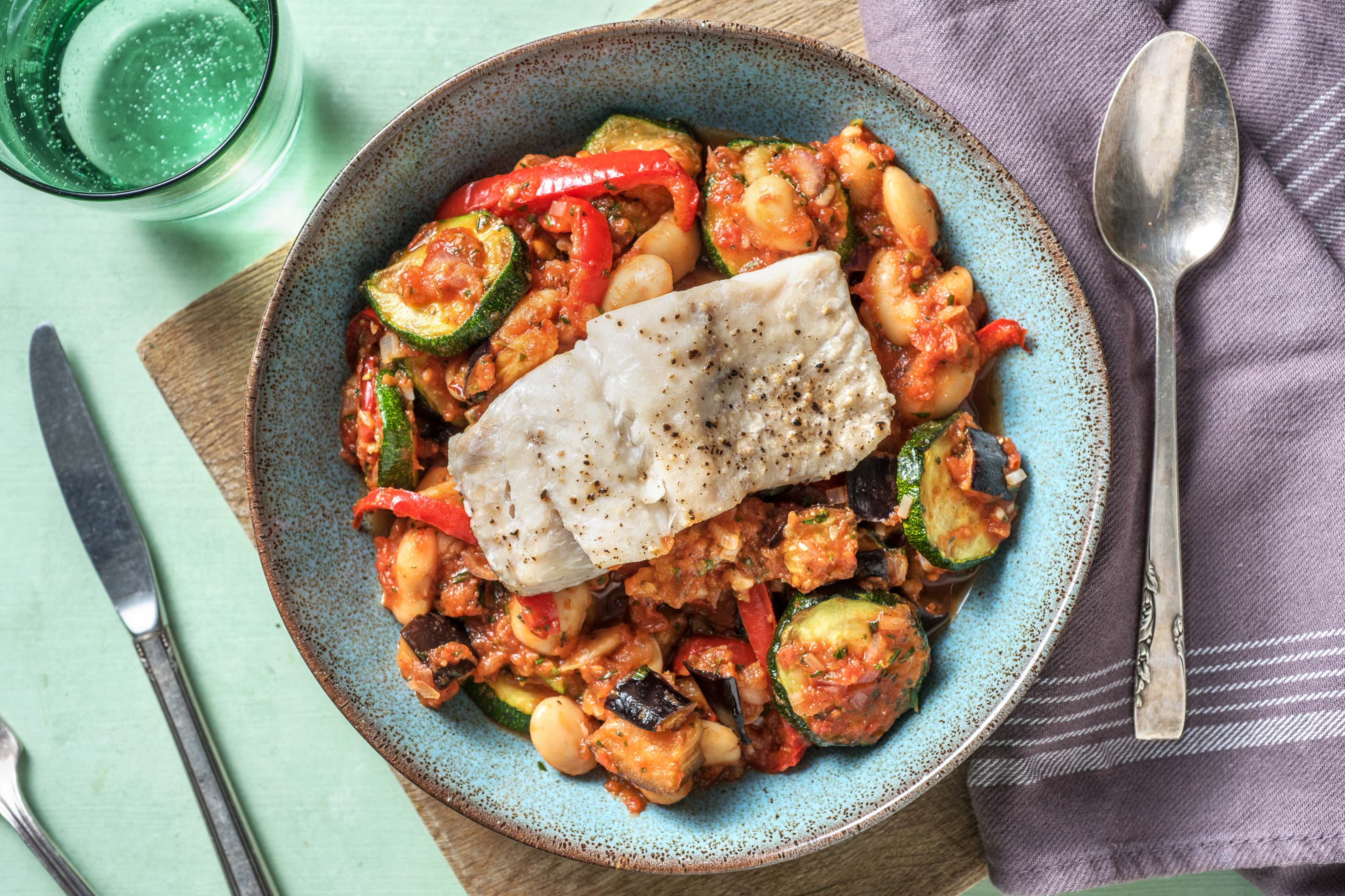 Fisch auf schnellem Ratatouille Rezept | HelloFresh