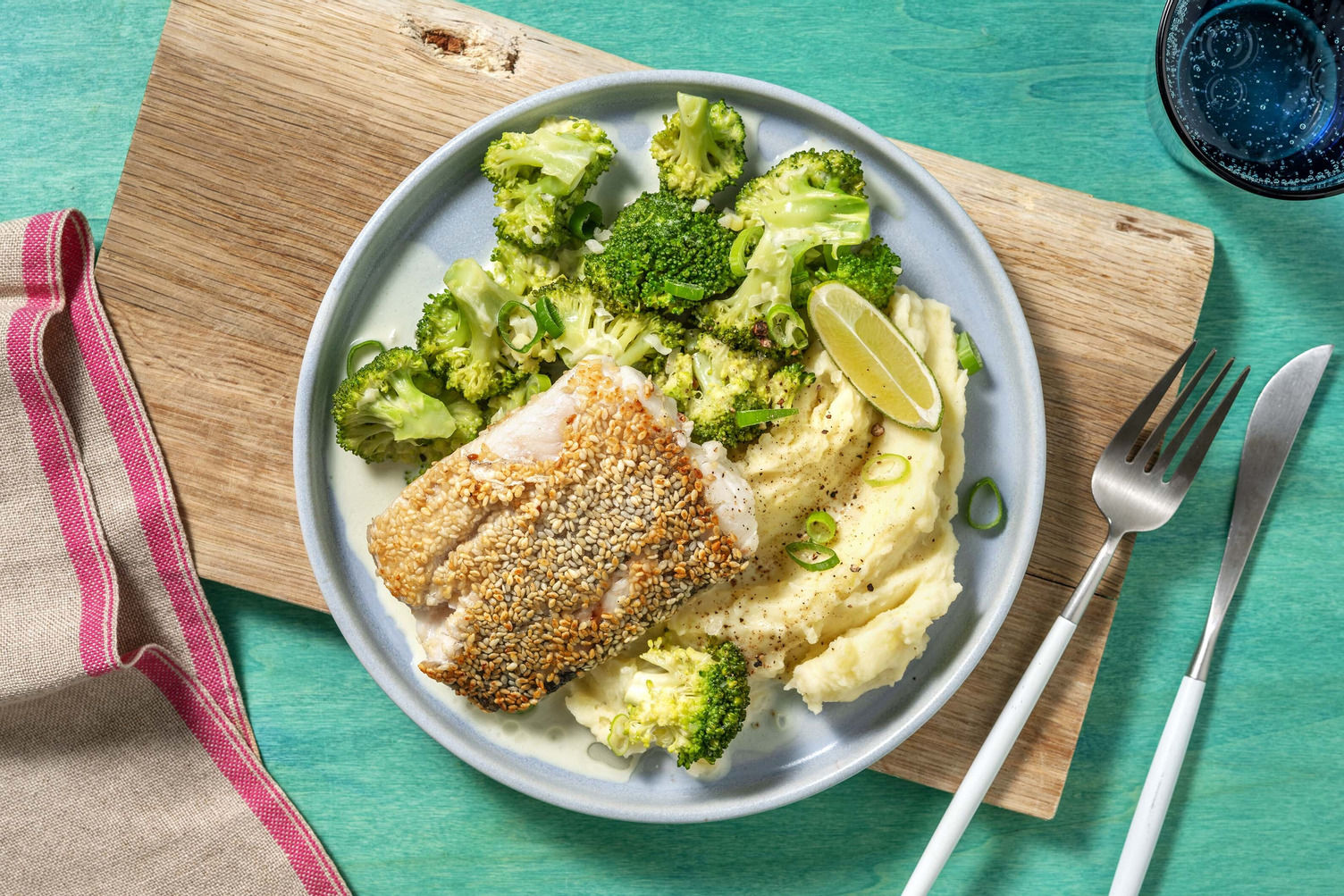 Fischfilet mit Sesamkruste & Kokos-Kartoffel-Püree Rezept | HelloFresh