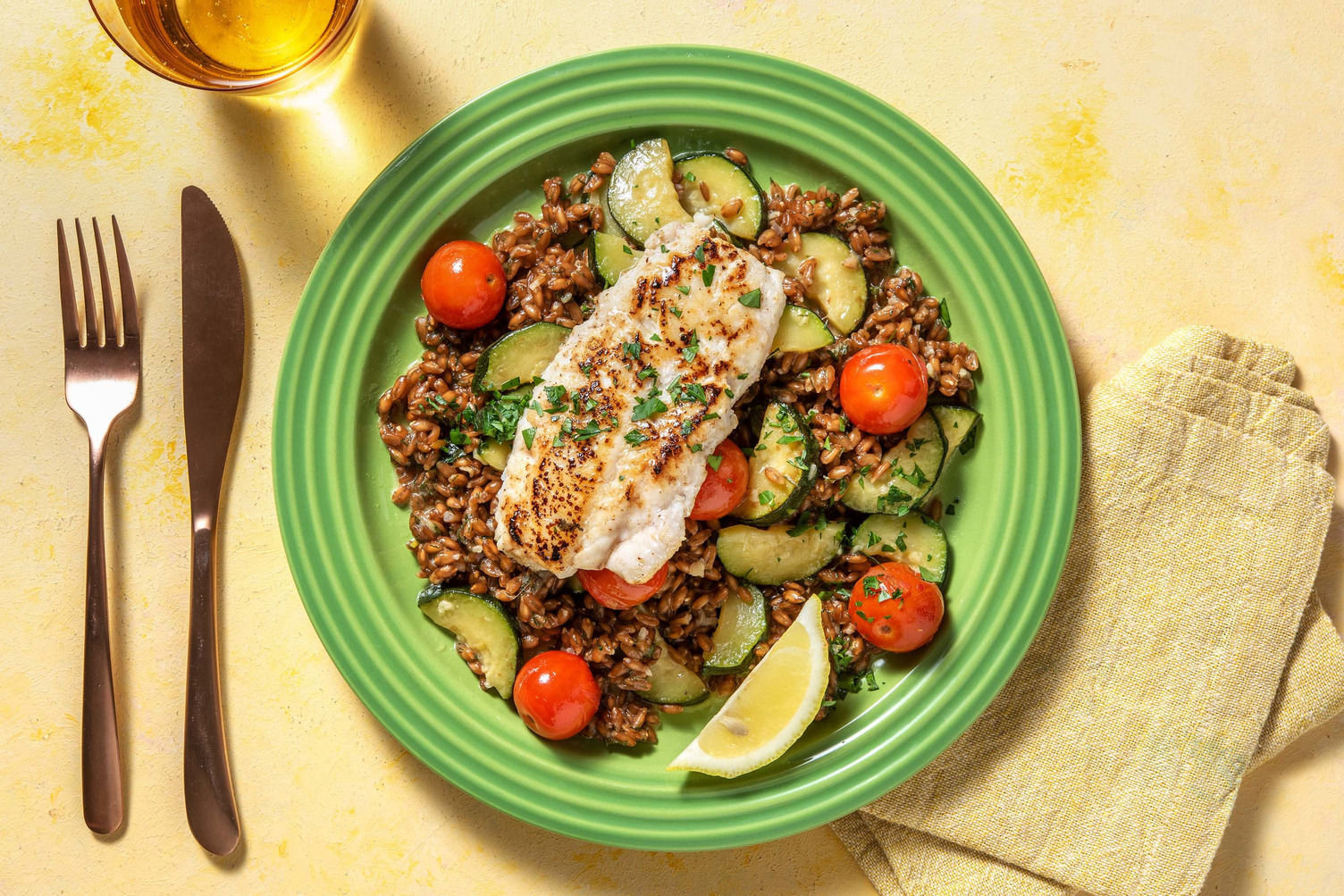 Gebratener Seehecht auf Dinkelrisotto Rezept | HelloFresh