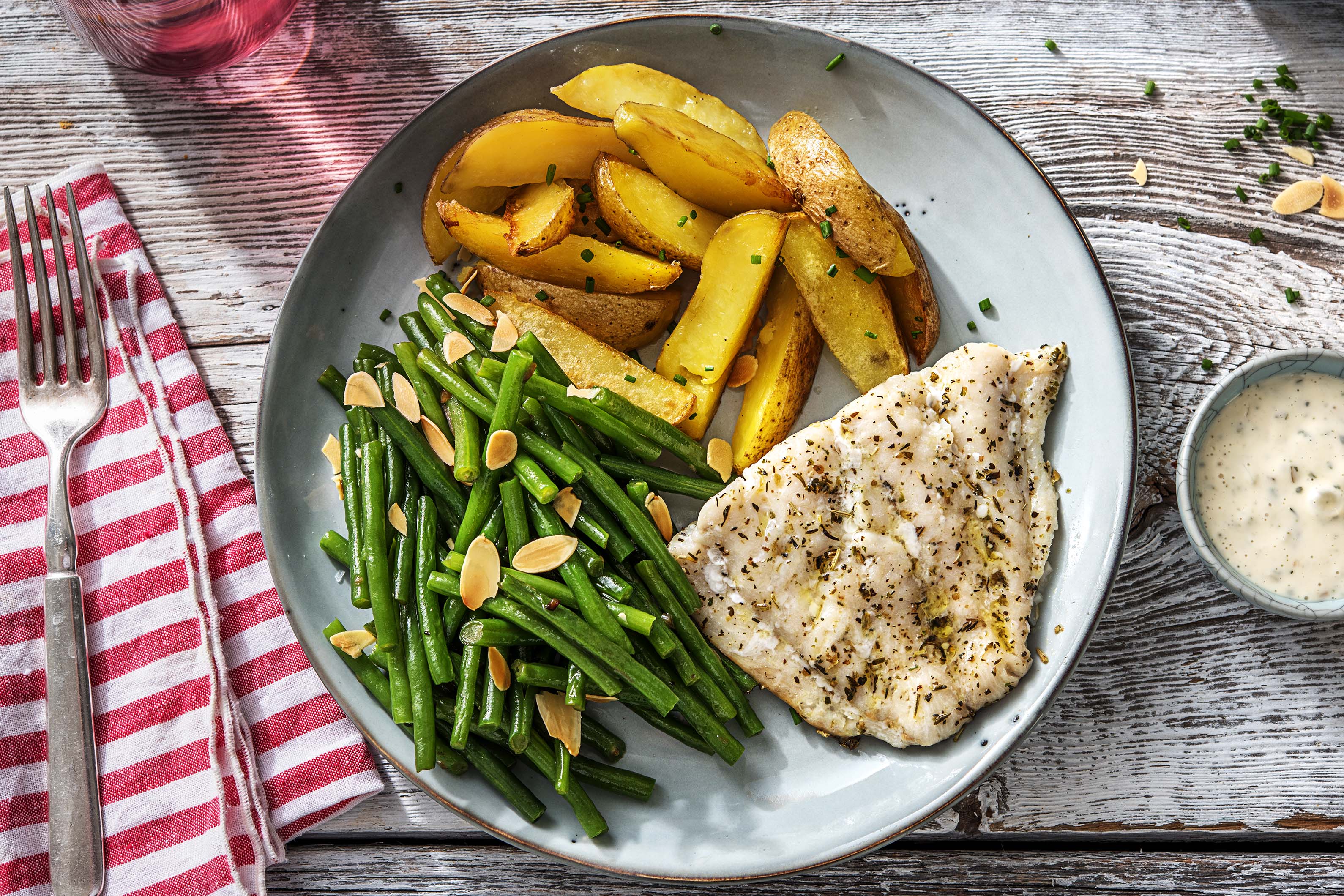 Koolvis in tuinkruidenmarinade Recept | HelloFresh