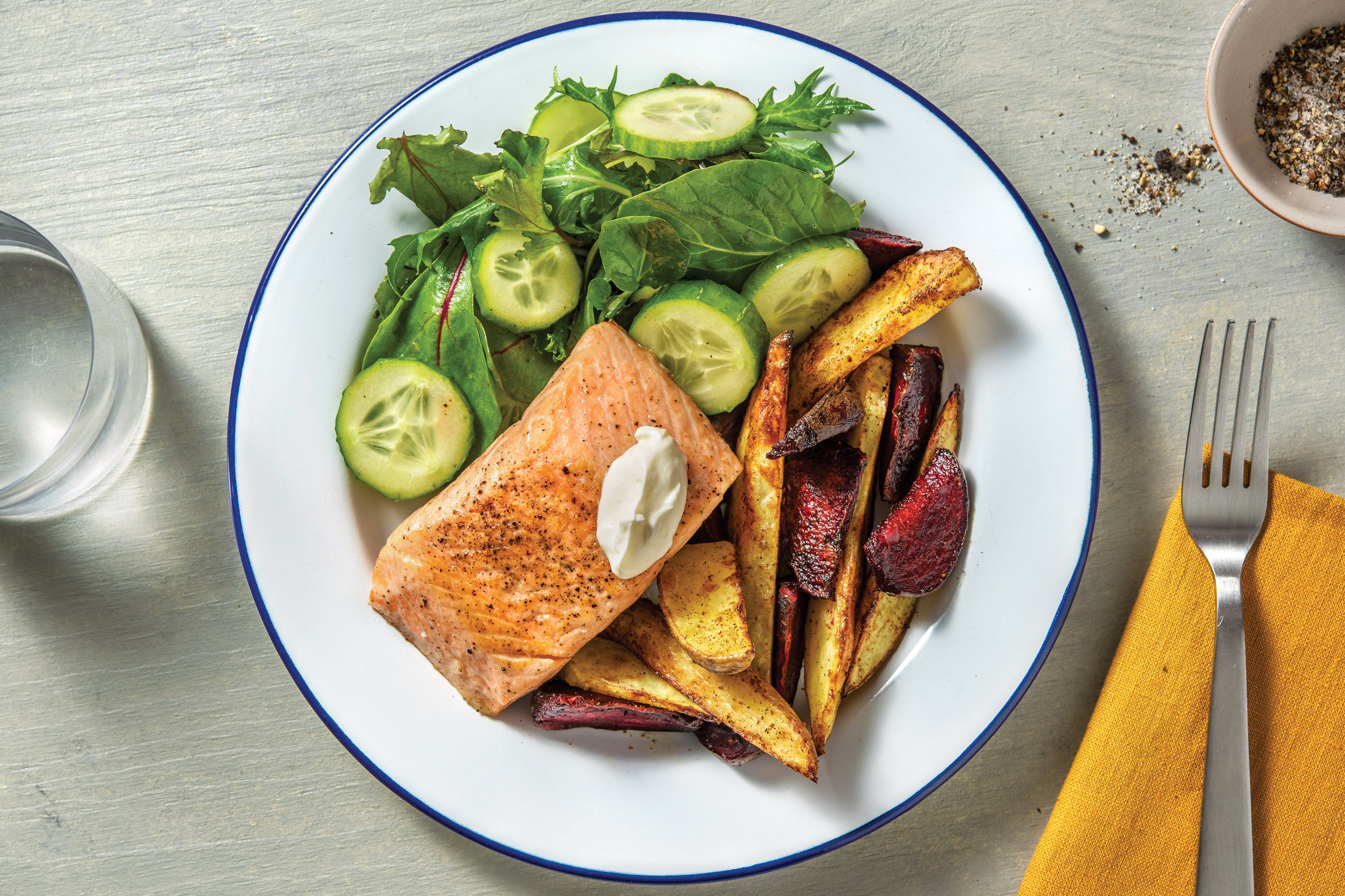 Pan-Fried Salmon & Garlic Sauce Recipe | HelloFresh