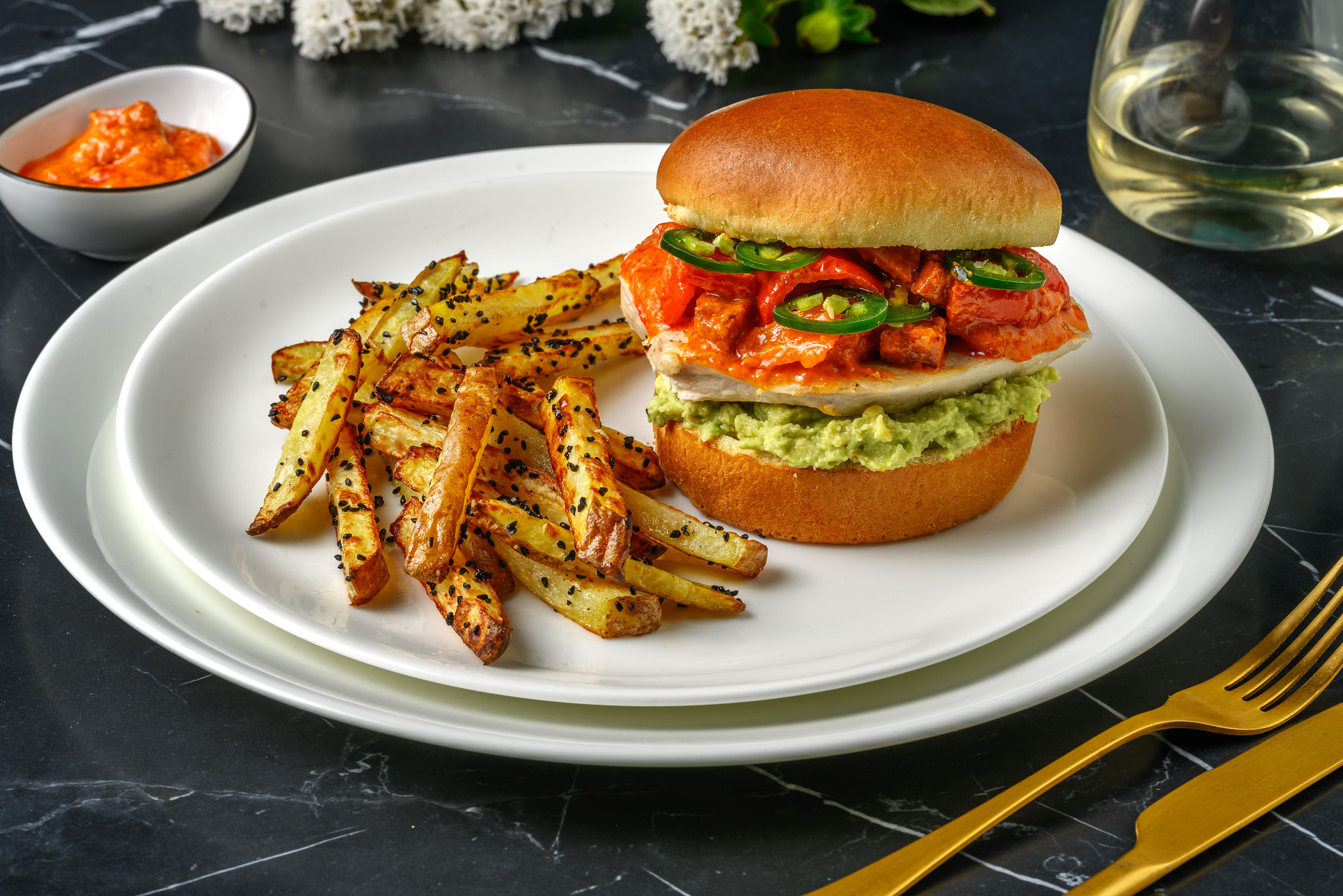 Mexican Chicken Burger mit Chorizo Rezept | HelloFresh