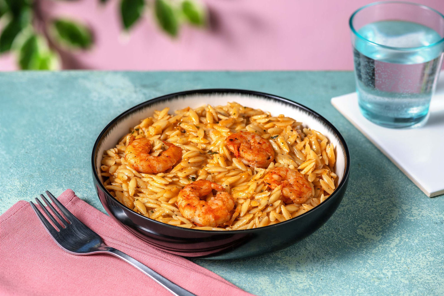 Orzonudeln Mit Garnelen In W rziger Wei wein So e Rezept HelloFresh
