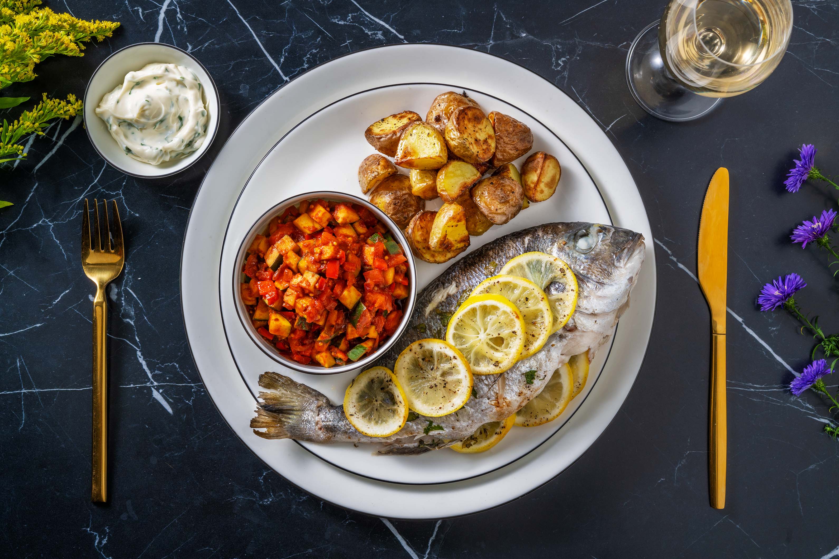 Papillot van hele dorade met ratatouille Recept | HelloFresh