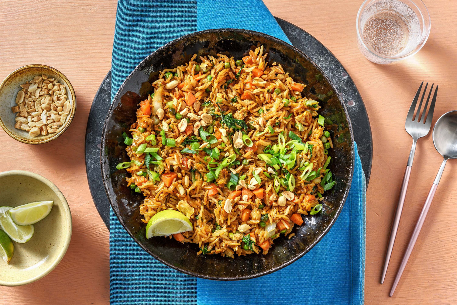 Riz sauté aux œufs brouillés et au pak-choï Recette | HelloFresh