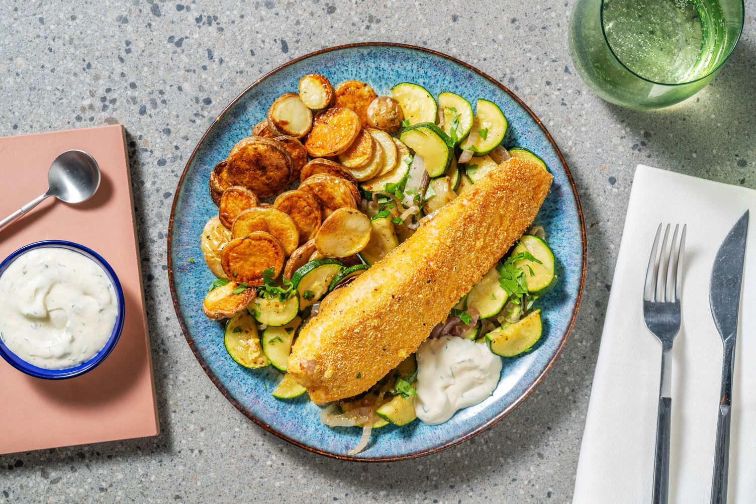 Saumon en croûte de semoule de maïs Recette | HelloFresh