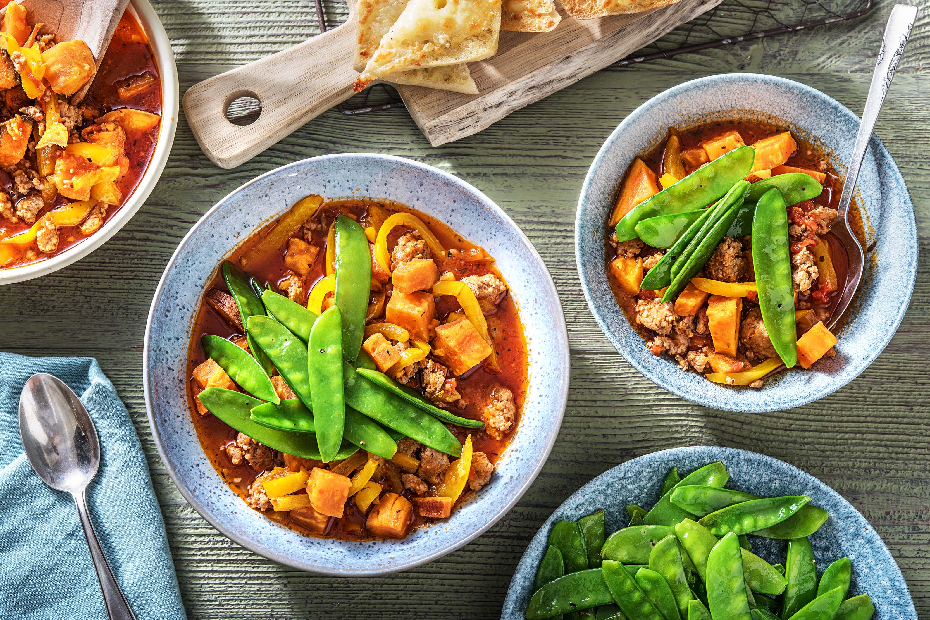 Ragu with Sweet Potato, Peppers & Bread Recipe | HelloFresh