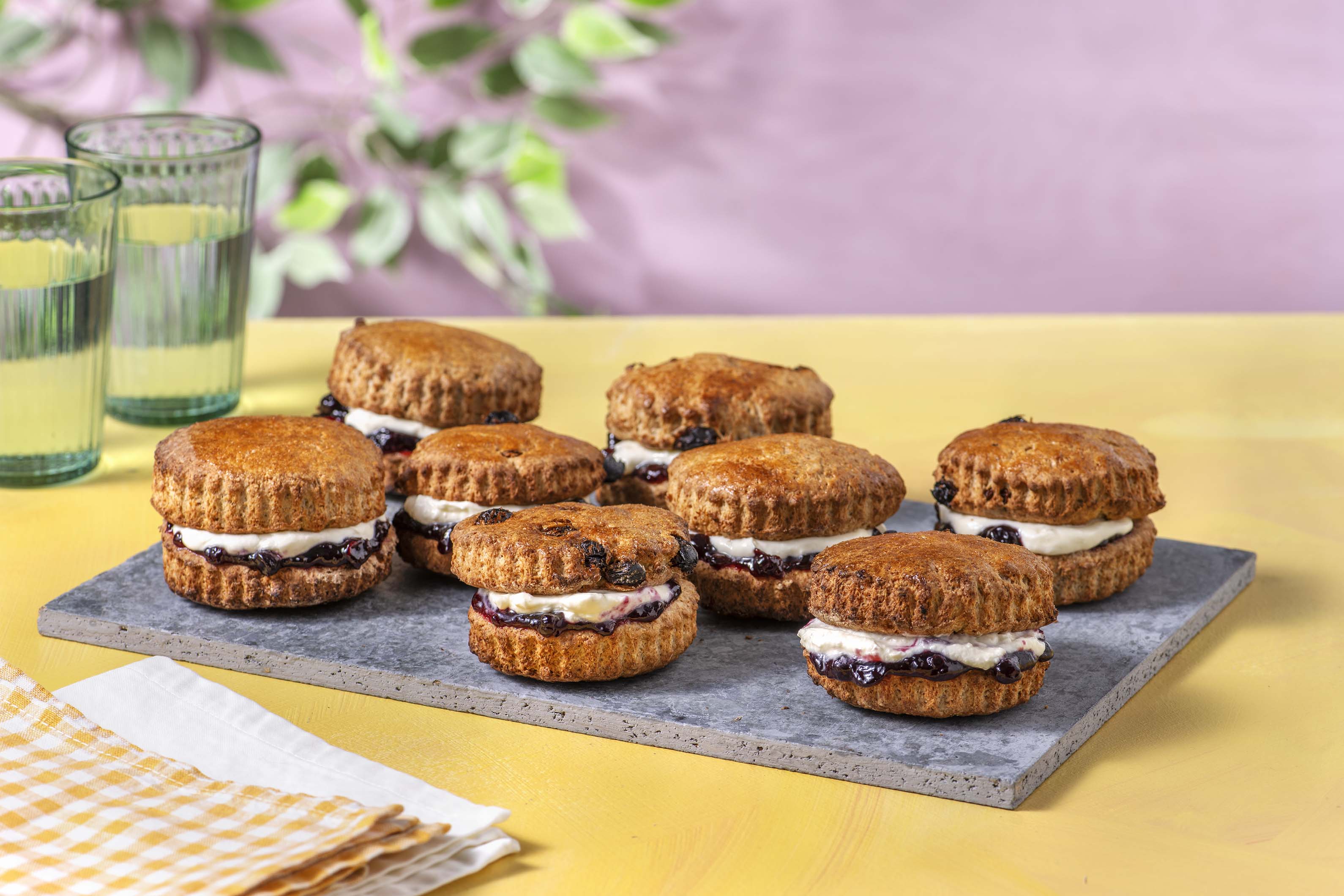 Box Pâtisserie | Scones garnis d'une "clotted cream" maison Recette | HelloFresh