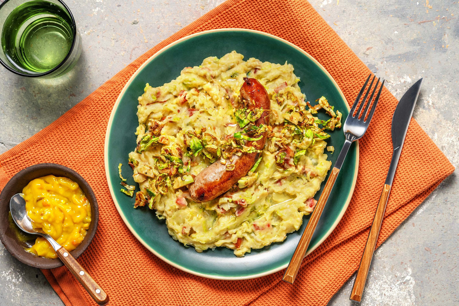 Stoemp de choux de Bruxelles-poireau et saucisse de porc fermière ...