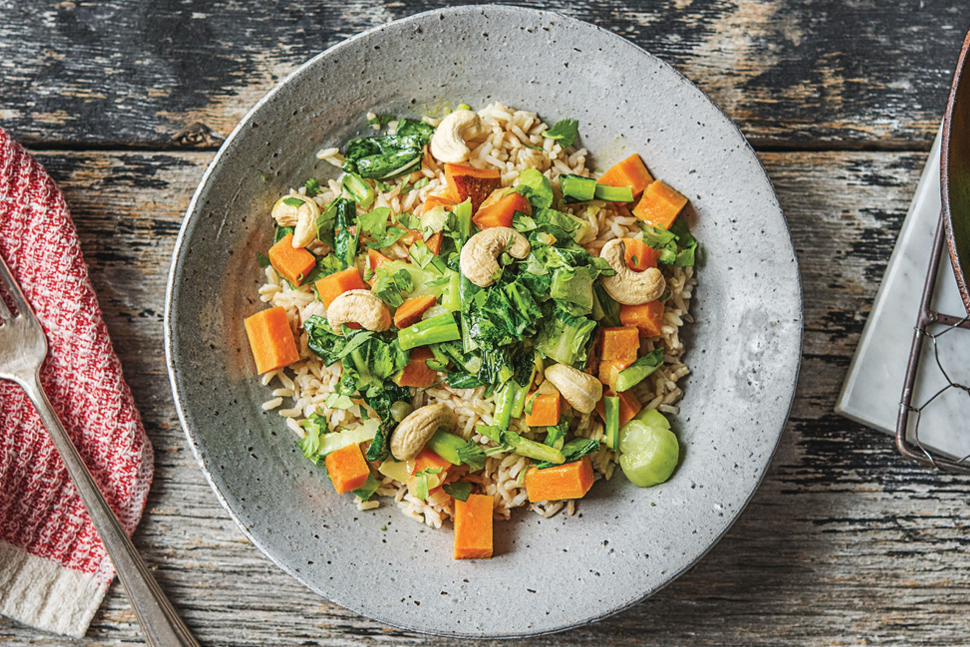 Sweet Potato Curry with Brown Rice & Roasted Cashews Recipe | HelloFresh