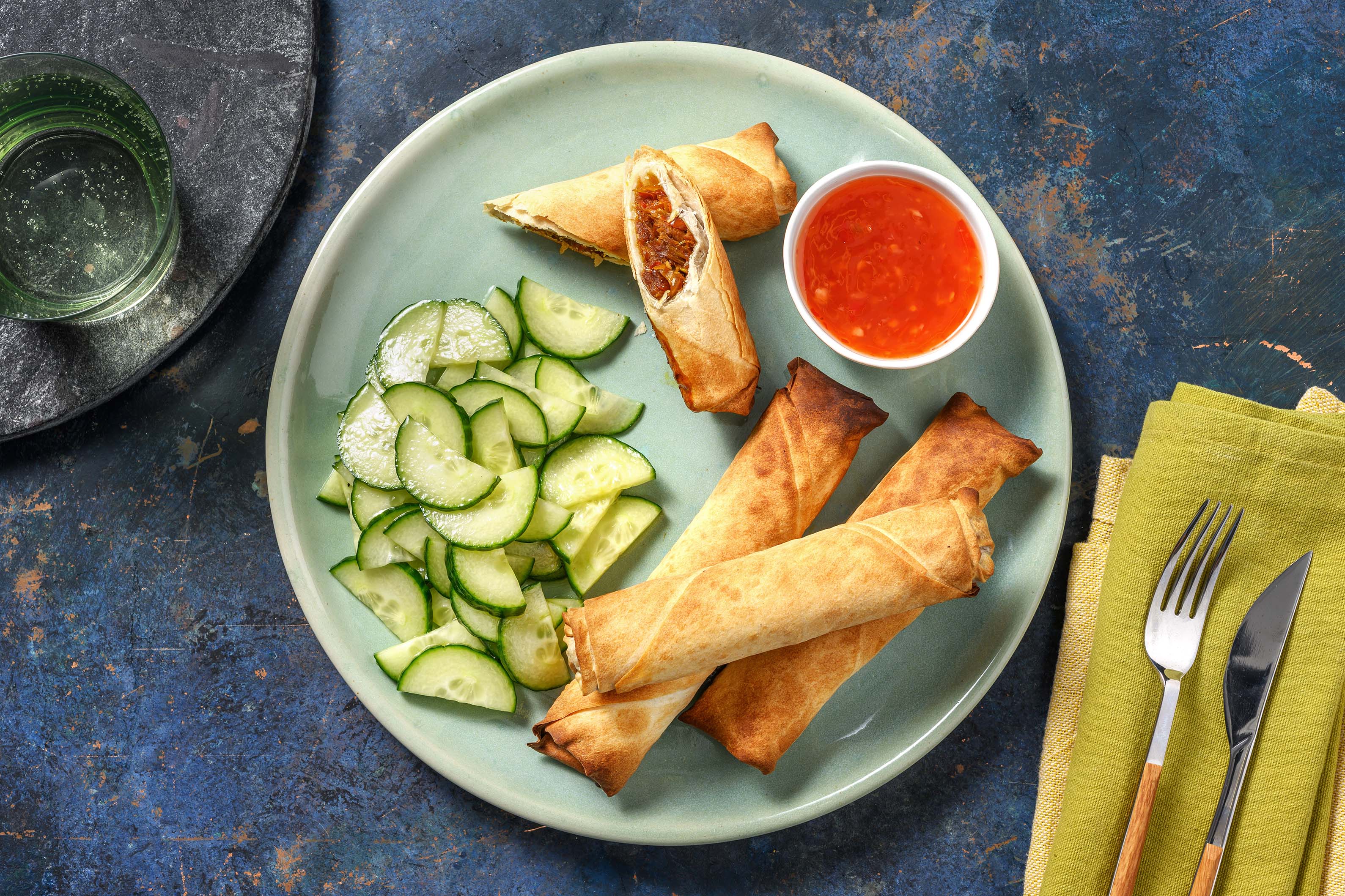 Zelfgemaakte loempia's met kip Recept | HelloFresh