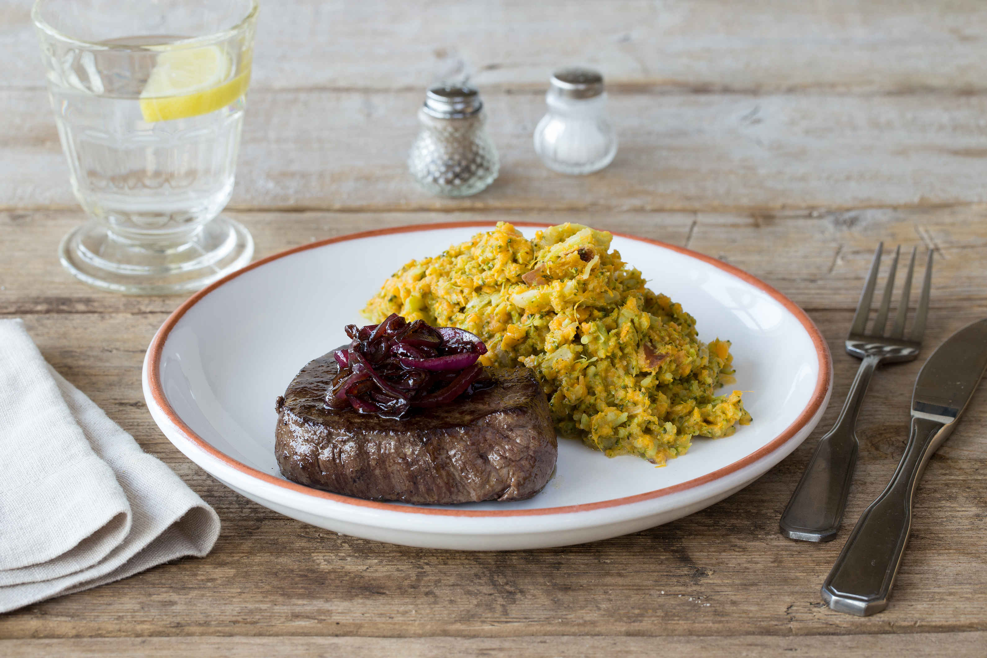 Scotch Fillet with Caramelised Onion Recipe | HelloFresh