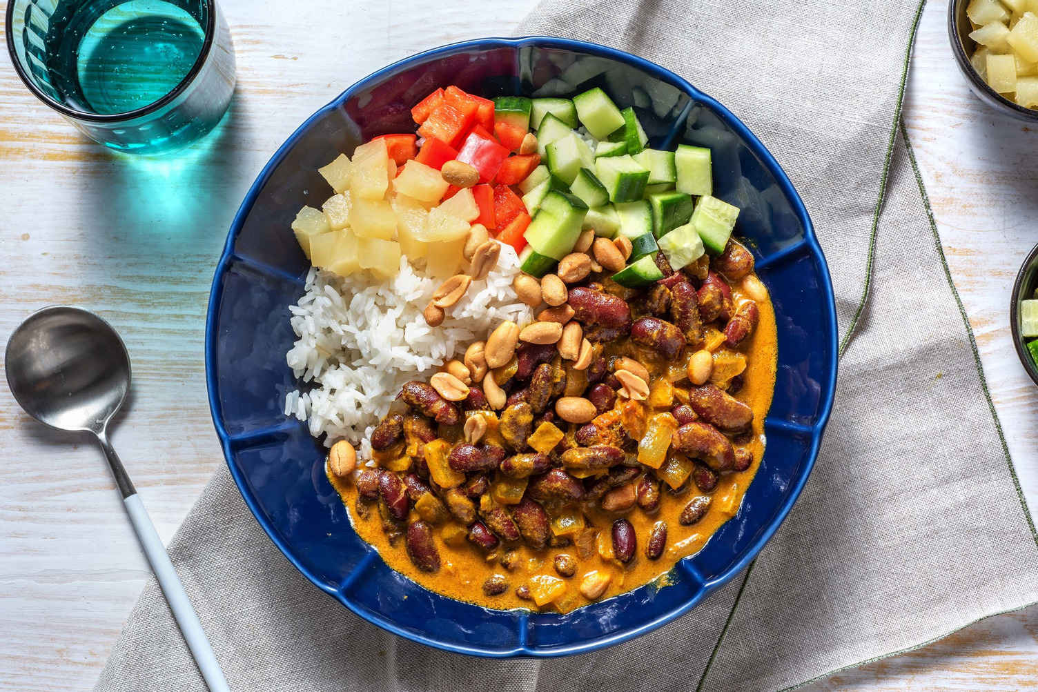 Ristaffel med bønnekarry, ananas & peanuts Recipe | HelloFresh
