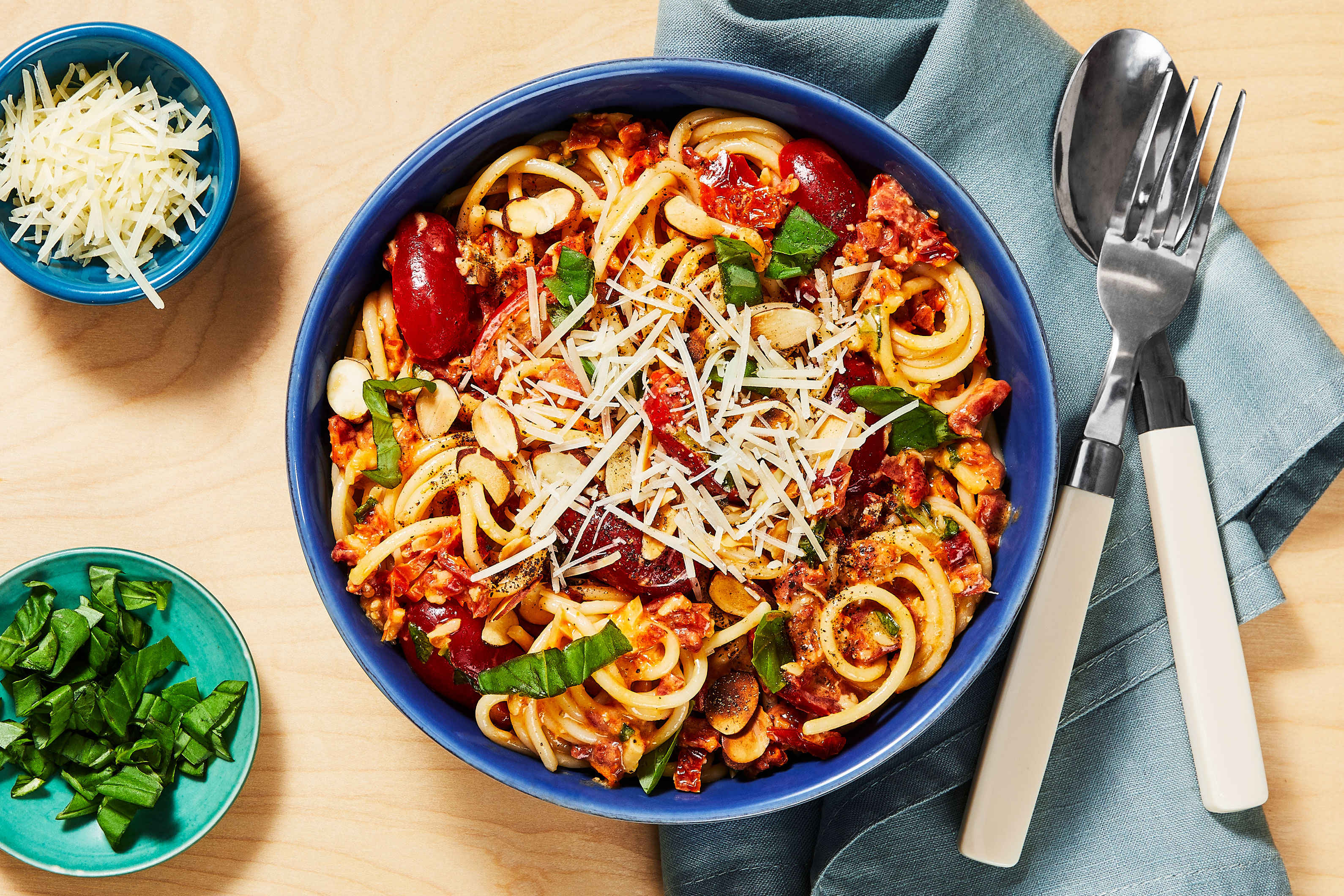 Creamy Sundried Tomato & Basil Spaghetti Recipe | HelloFresh