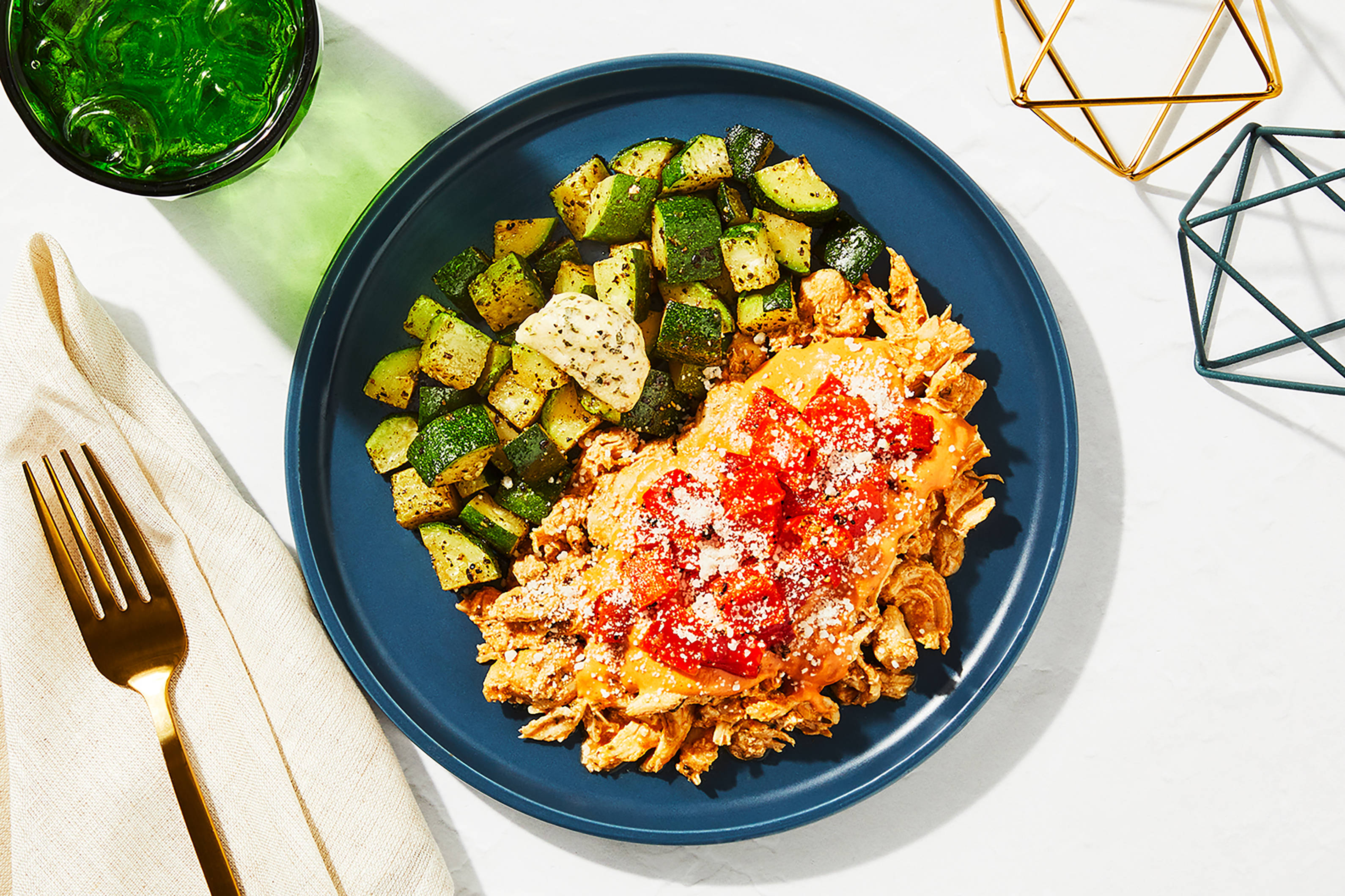 Romano Shredded Chicken with Tomato Cream, Red Peppers, Zucchini & Herb ...