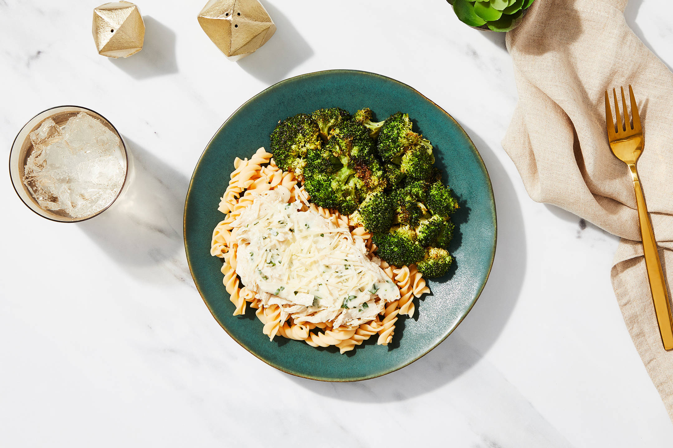 Chicken Alfredo Pasta with Red Lentil Fusilli & Roasted Broccoli - Factor