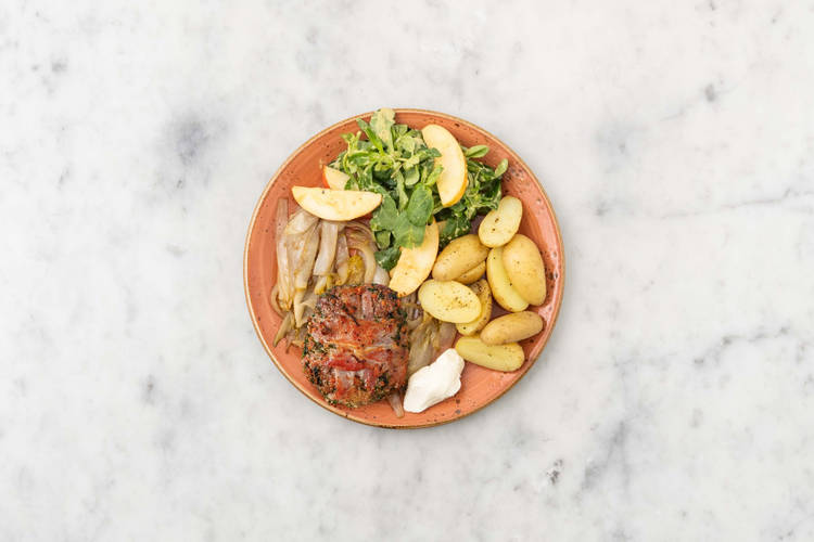 Ardeense gehakte steak met gekaramelliseerd witloof Recept | HelloFresh