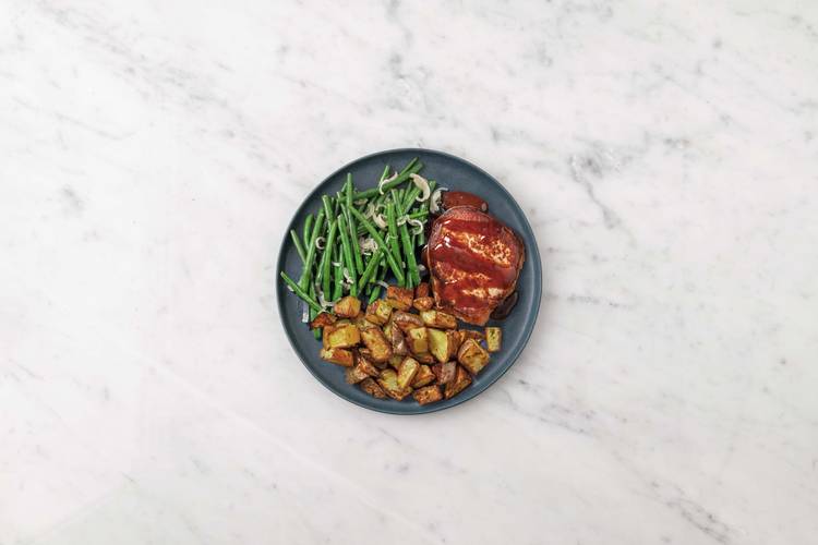 Varkensoester met aardbei-balsamicosaus Recept | HelloFresh