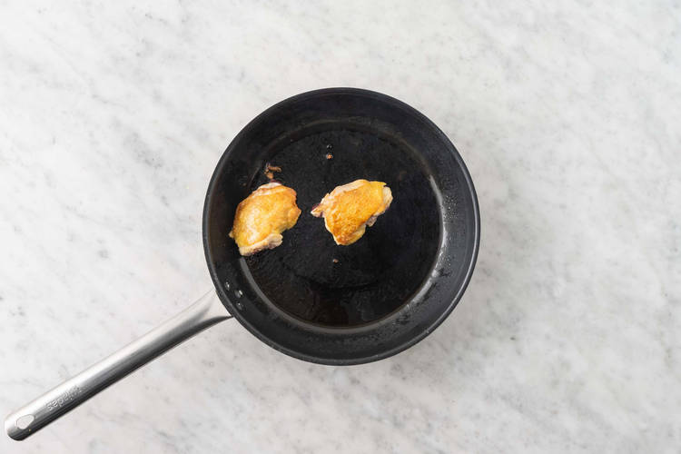 Roti met pikante kippendij en aardappelen Recept | HelloFresh