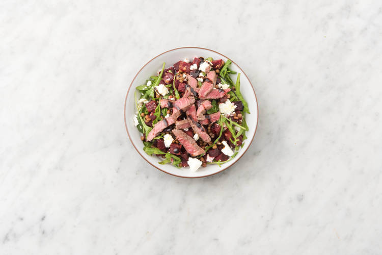 Beef, Rocket & Lentil Salad Recipe | HelloFresh